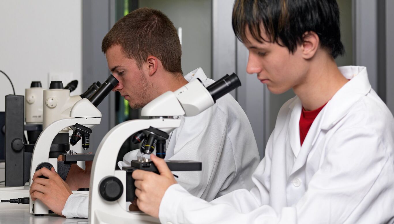 Educational Microscopes | Applications | Leica Microsystems