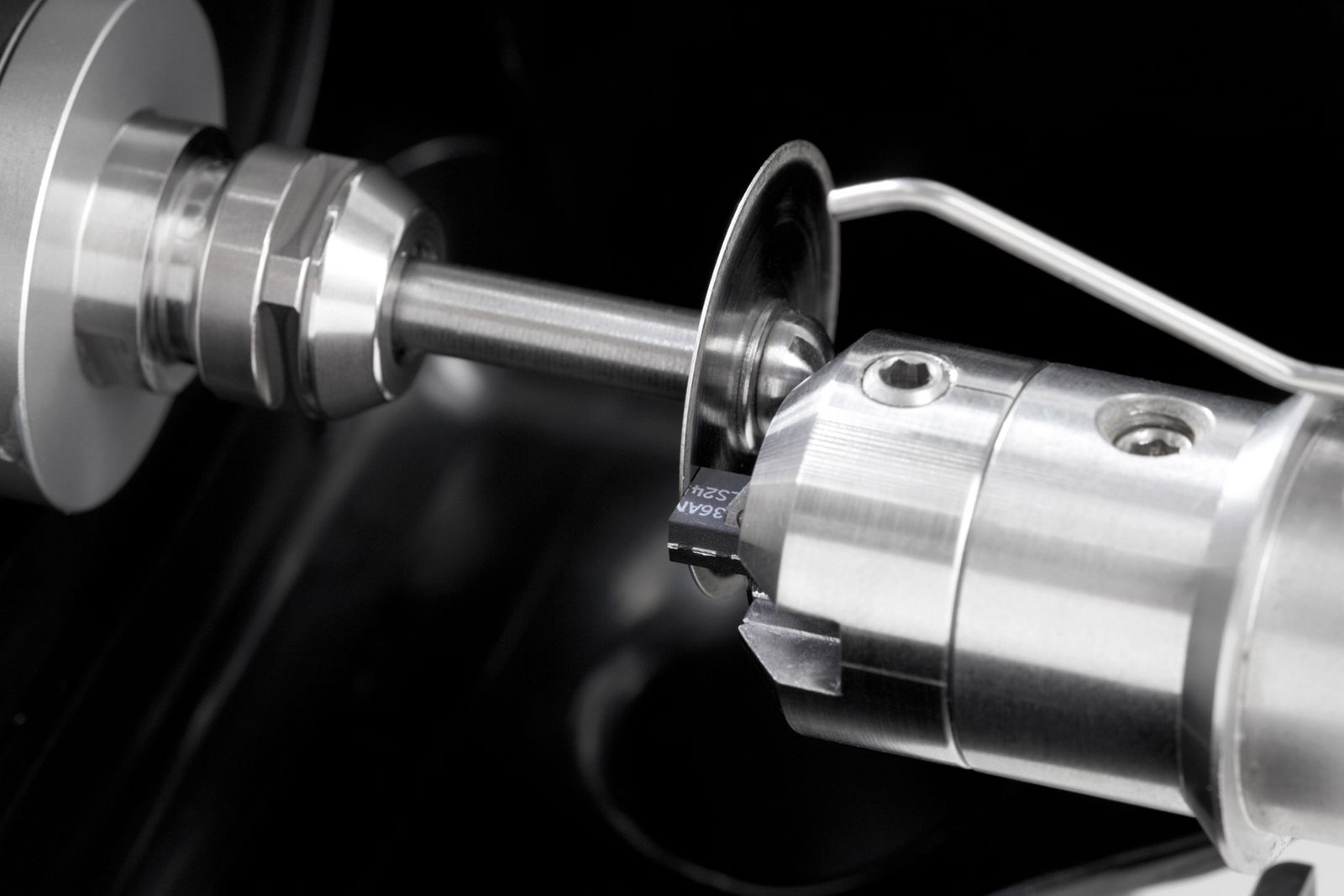 EM TXP Cross-Sectioning Device | Products | Leica Microsystems