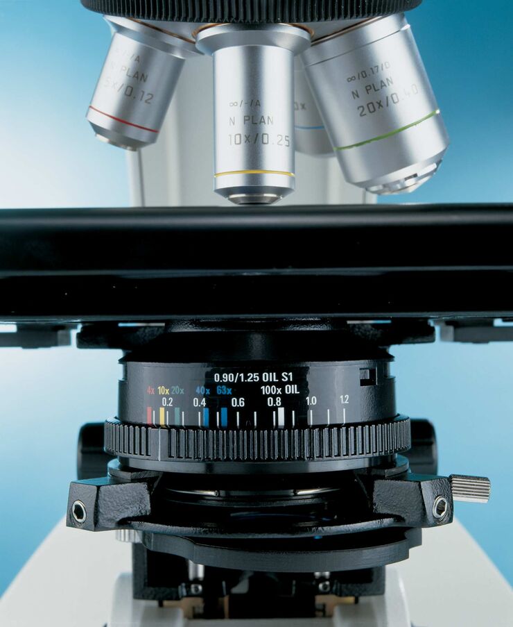 DM1000 LED Ergonomic system microscope | Products | Leica Microsystems