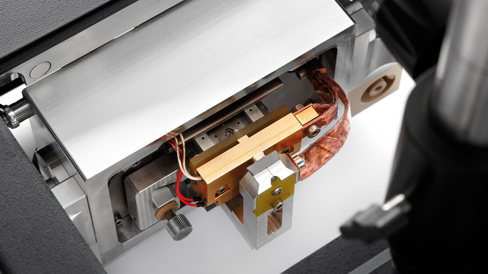 Metal Industry Microscopy Solutions | Applications | Leica Microsystems