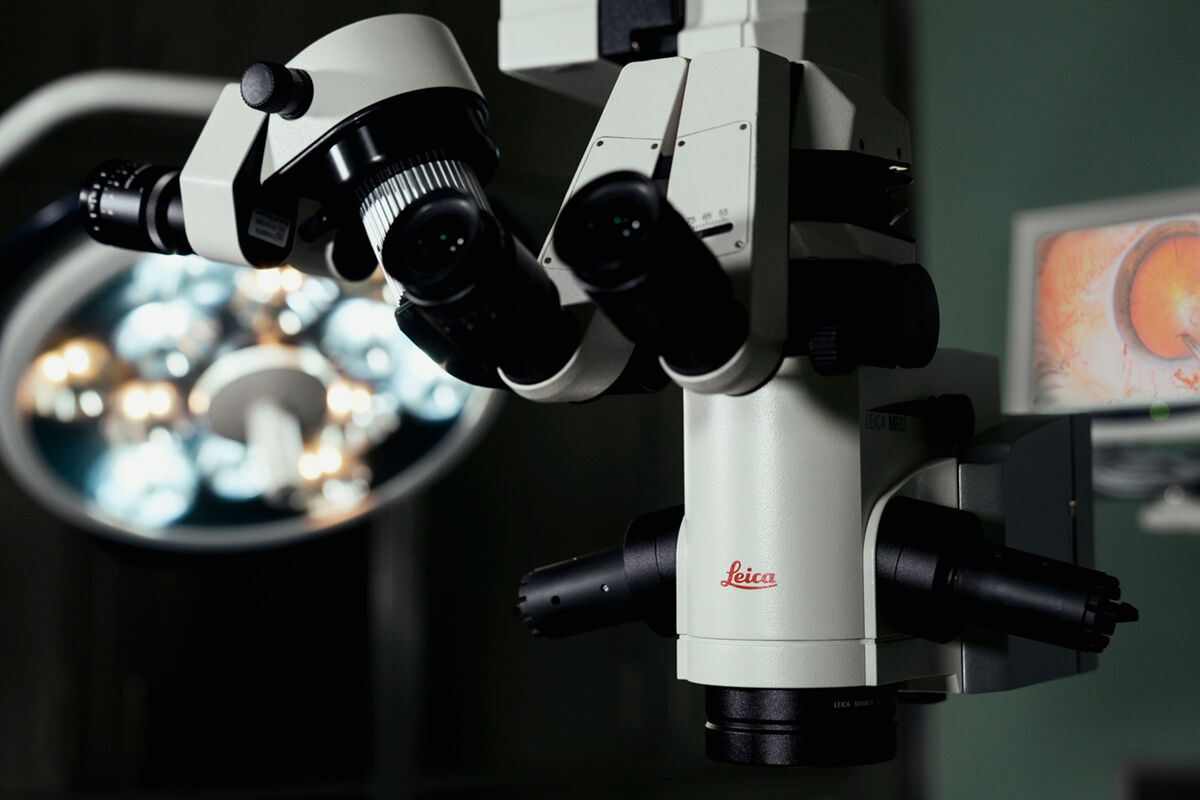 How to Select a Microscope for Cataract Surgery | Learn & Share | Leica ...