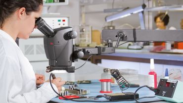 A60 F Inspection and Rework Microscope with Flexarm Stand - Media ...
