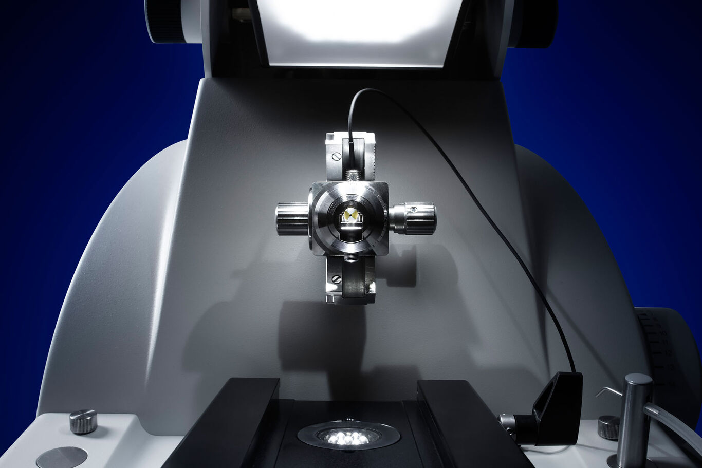 EM UC7 Ultramicrotome | Products | Leica Microsystems