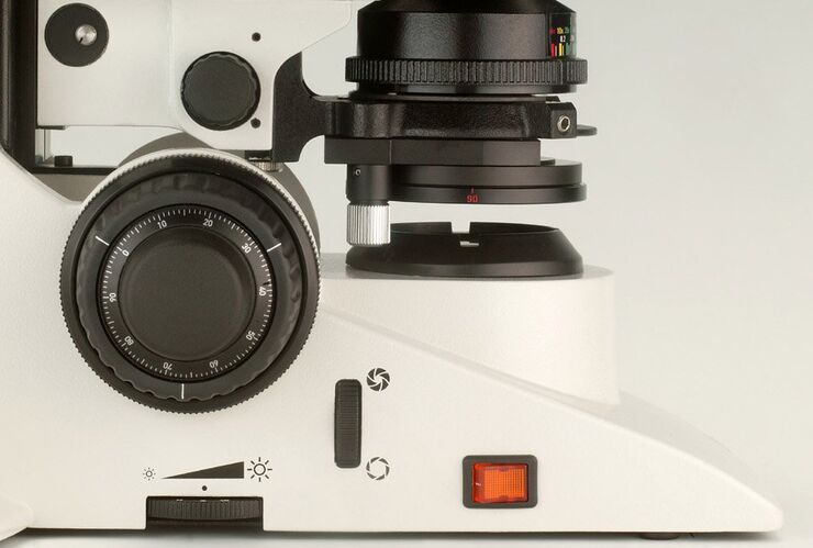 DM2500 P Versatile, Modular Polarization Microscope Leica DM2500 P ...
