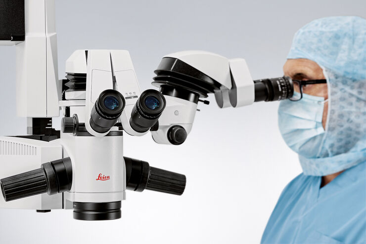 M844 Ophthalmic microscope for advanced eye surgery | Products | Leica ...