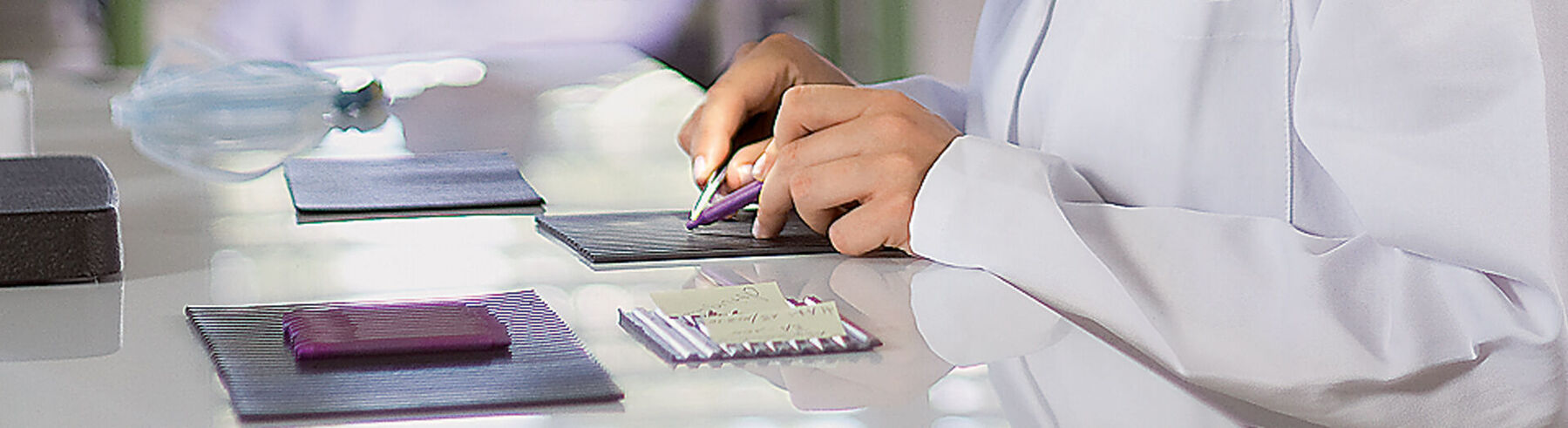 Microscopes for Jewelry Making & Hand Engraving | Applications | Leica ...