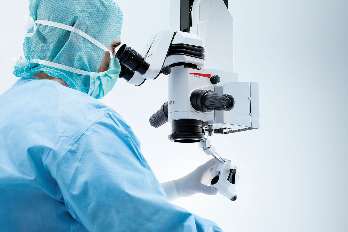 M822 Ophthalmic surgical microscope | Products | Leica Microsystems
