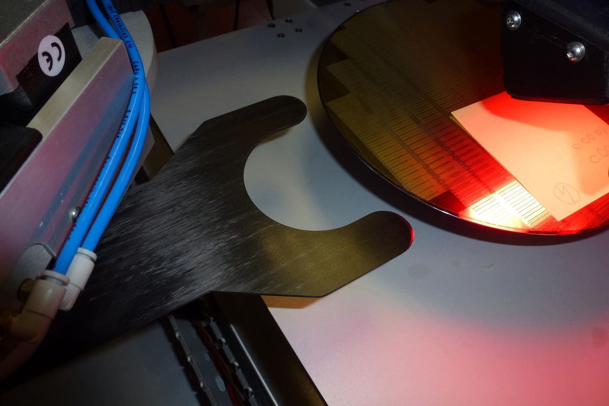 Safe Wafer Loading for Microscope Inspection without Hand Contact ...