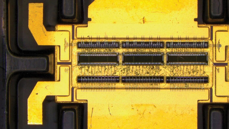 Assembly & Rework Microscopes | Applications | Leica Microsystems
