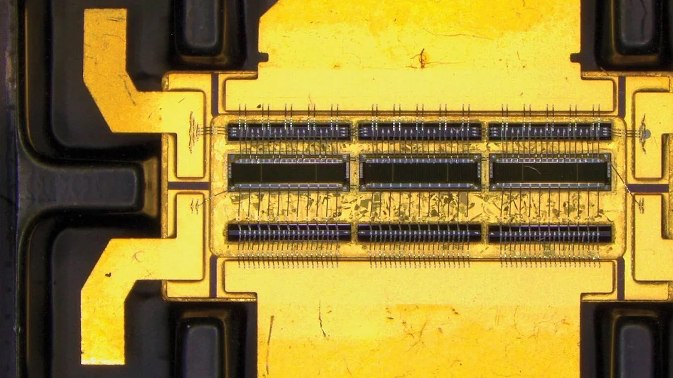 Assembly & Rework Microscopes | Applications | Leica Microsystems