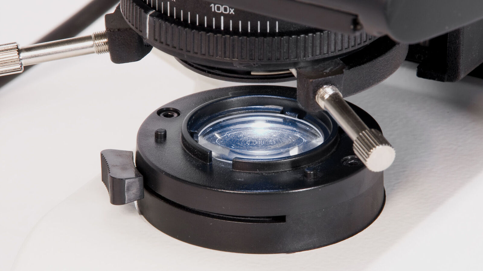 DM500 Binocular Educational Microscope | Products | Leica Microsystems
