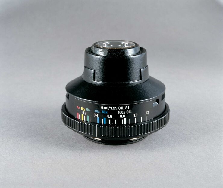 DM1000 LED Ergonomic system microscope | Products | Leica Microsystems