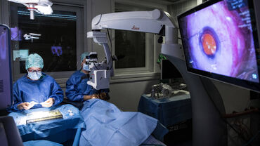 Retina Surgery | Applications | Leica Microsystems