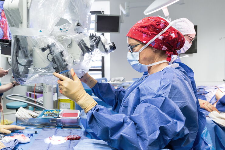 Plastic & Reconstructive Surgery: Why Use a Microscope | Science Lab ...