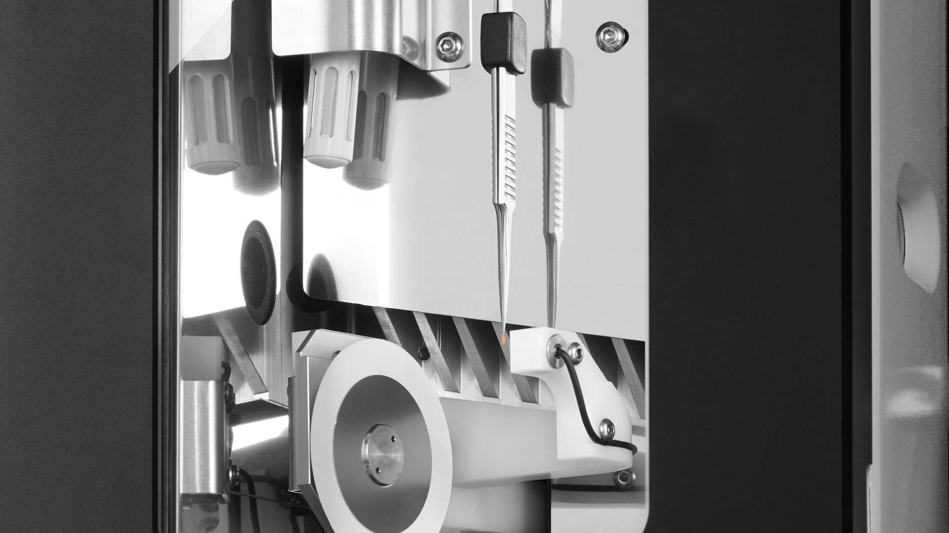 EM GP2 Automatic Plunge Freezing | Products | Leica Microsystems