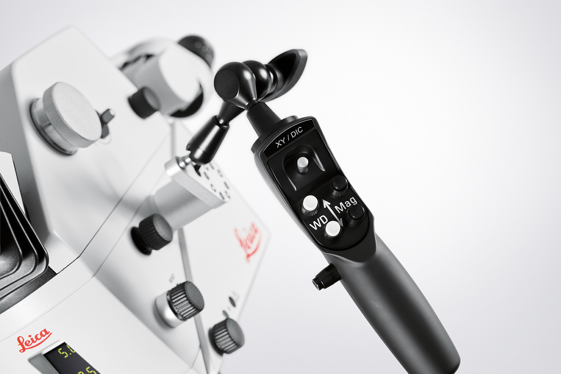 ARveo 8x Hybrid Surgical Microscope | Products | Leica Microsystems